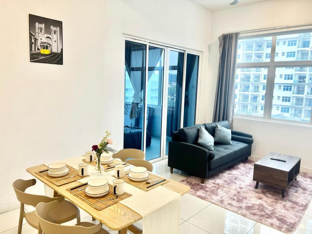 SG 1-6Pax 1Room 4Bed Sky Pod Puchong IOI Mall LRT, Puchong (updated prices 2025)