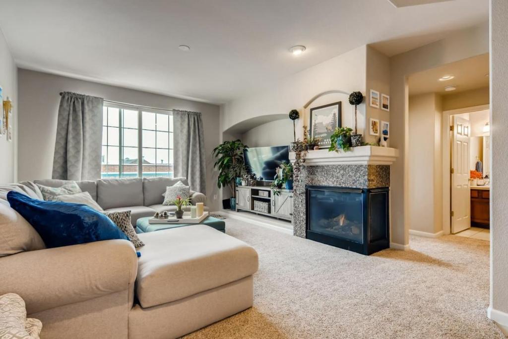 Capital Hill Condo 5 star location With Balcony, Denver (updated prices ...