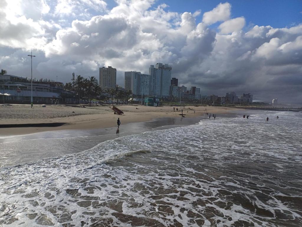 Durban Beachfront OceanSeaside Self Catering luxurious Apartments ...