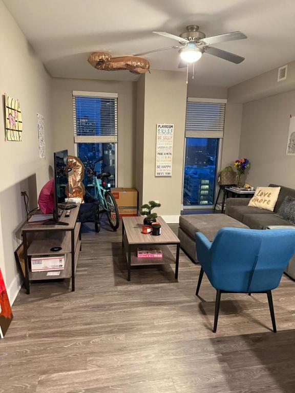 Lux High Rise one stop 2 bedroom private Share kitchen Professional ...