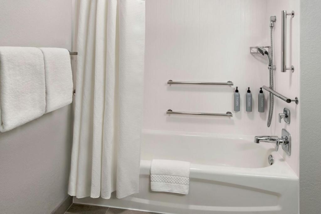 Courtyard Cincinnati Covington, Covington (updated prices 2025)