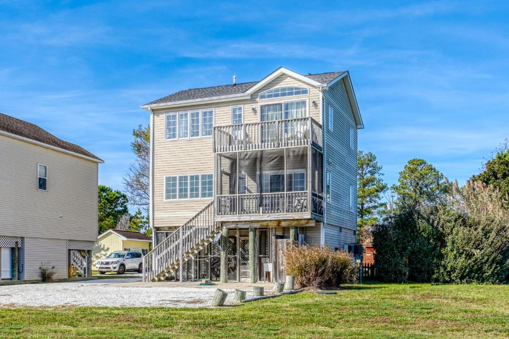 Wildflower - Waterfront & a deep water dock!, Black Point Landing ...
