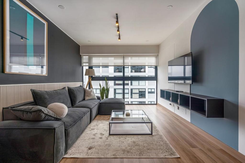 Parallel by Geko, Lima (updated prices 2025)