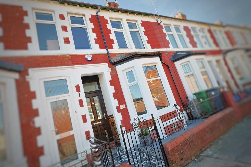 Cwmdare House - Home near Cardiff City Centre with parking, Cardiff ...