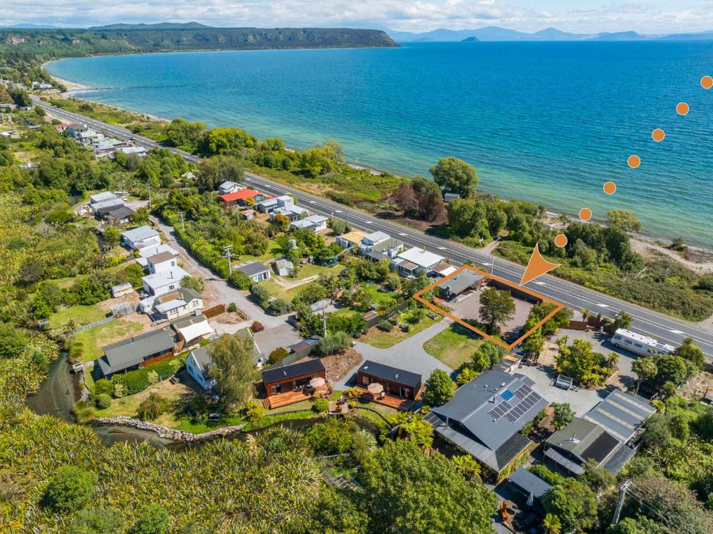 Streamside Fisherman's Cabin - Waitahanui, Taupo, Waitahanui (updated ...