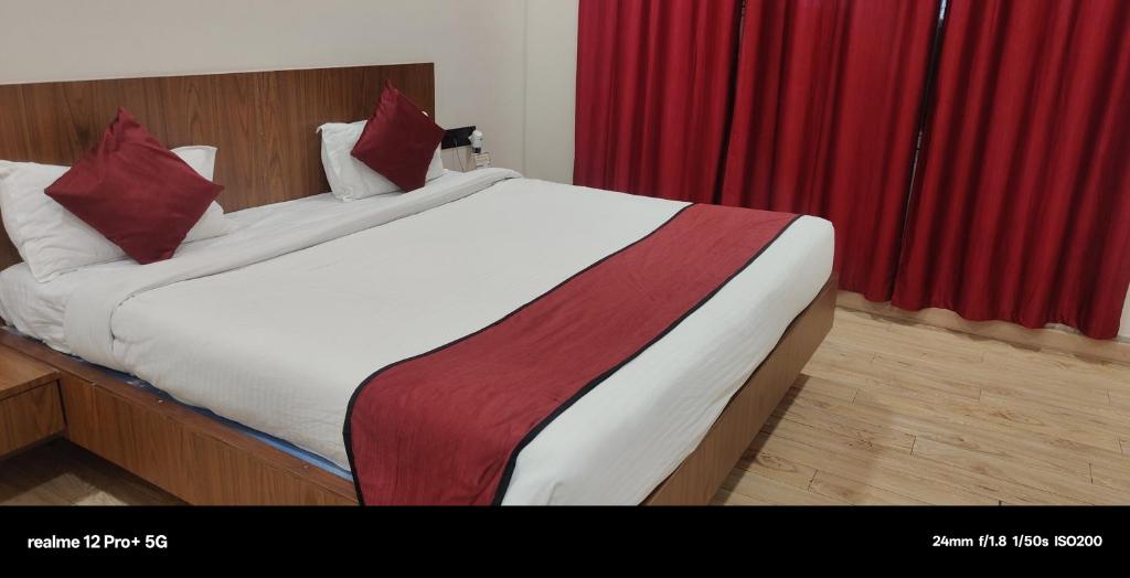 Topaz hotel, Bilāspur (updated prices 2025)