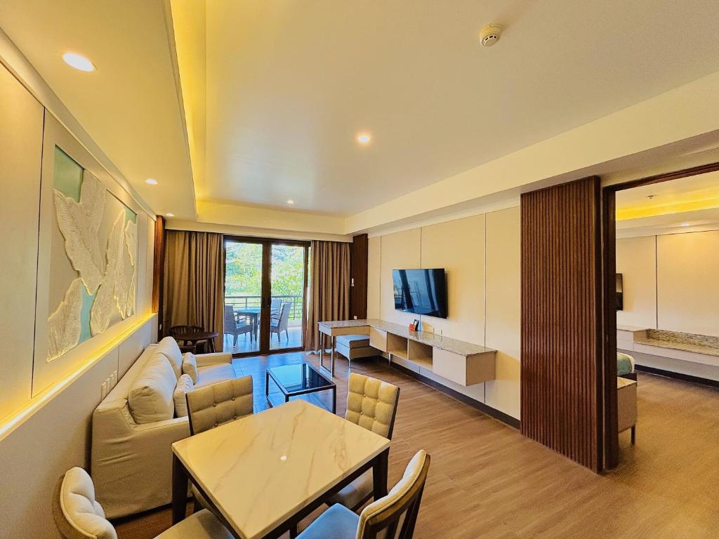 Solina Beach & Nature Resort, Carles (updated prices 2025)