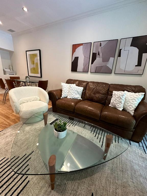 Irvine Gem Luxury condo near Irvine Business & UCI Hospital, Irvine ...