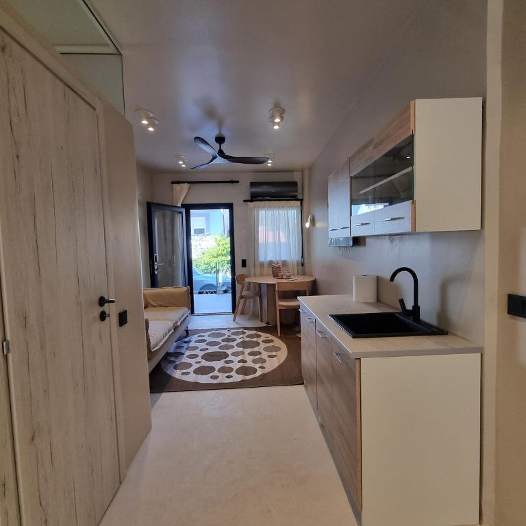 Lydia Luxury Apartments, Polychrono (updated prices 2025)