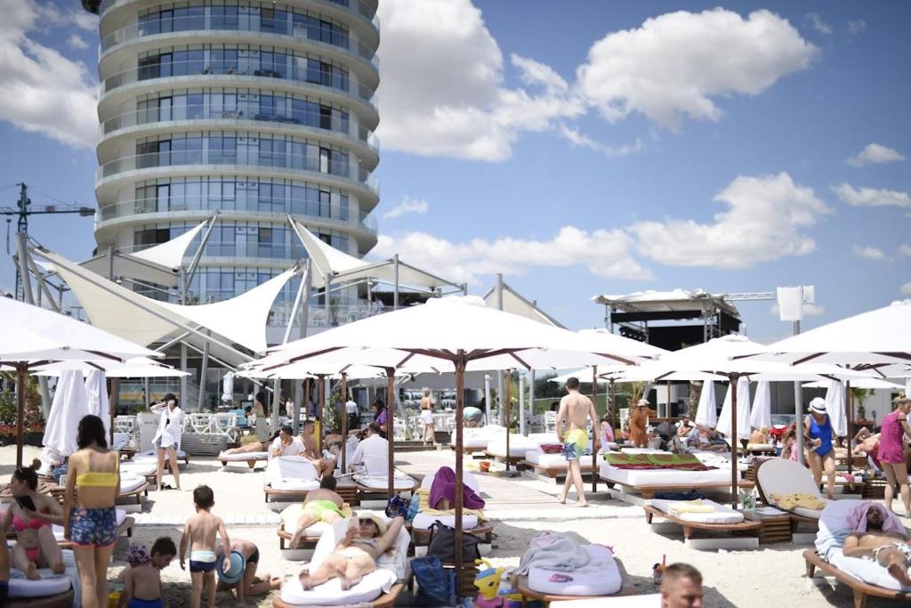 Studio Star Light White Tower, Mamaia (updated prices 2025)