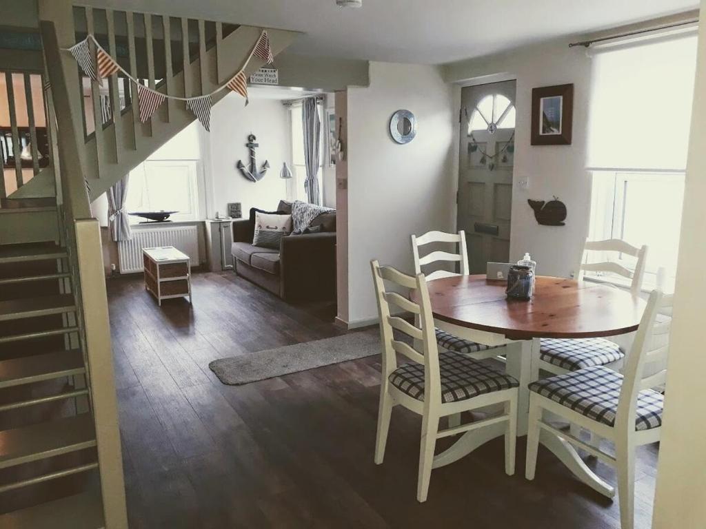 2 Bed in the heart of Cowes, Cowes (updated prices 2025)