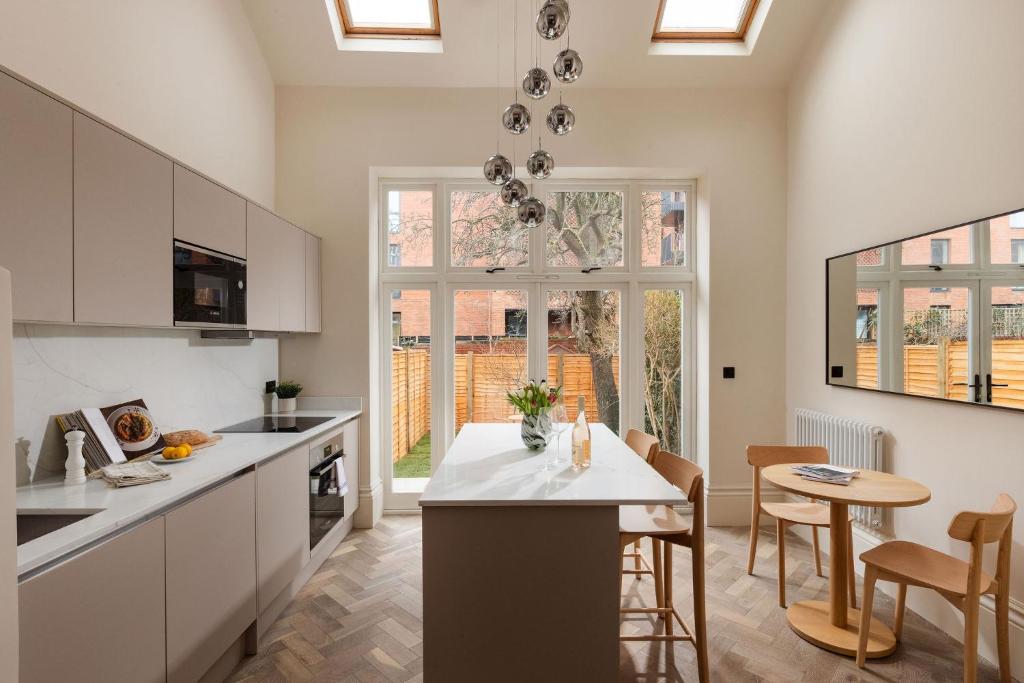 FiveM West Hampstead - South, London (updated prices 2026)