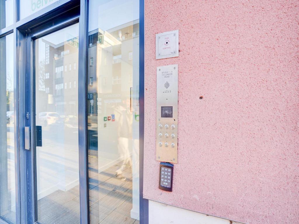 Dancenter Kitchenette, London (updated prices 2025)