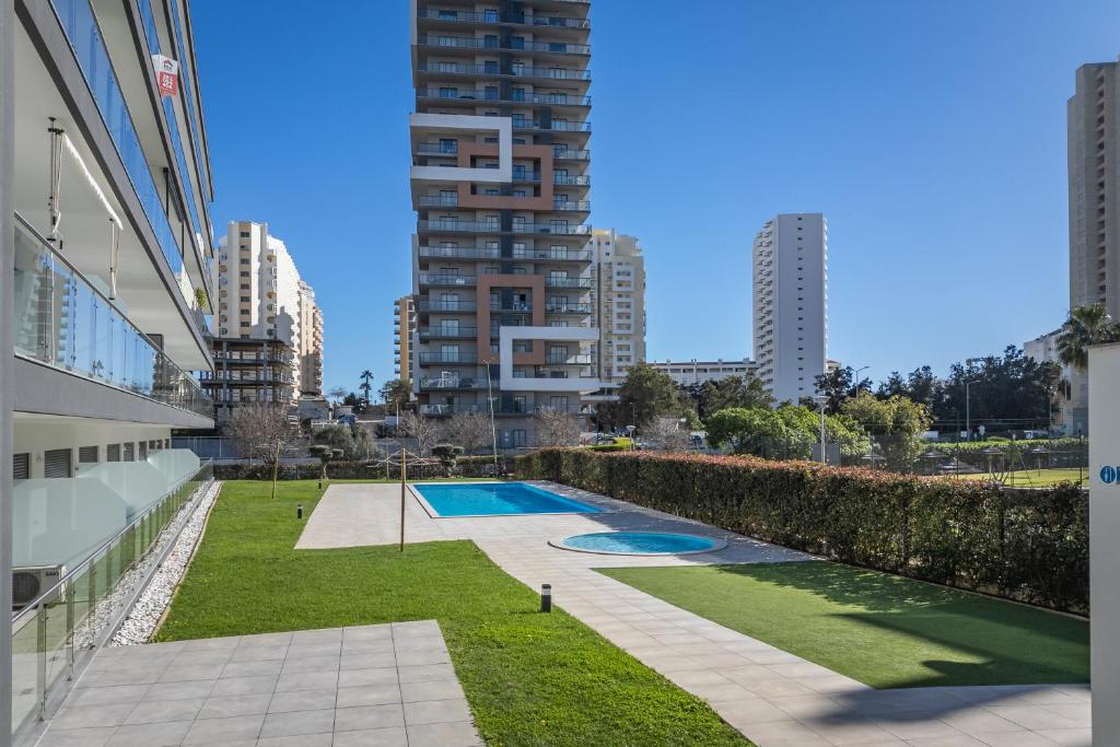 Sun Beach & Pool Praia da Rocha, Portimão (updated prices 2026)