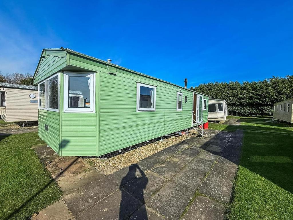 Lovely 8 Berth Caravan At Southview Holiday Park Ref 33082F, Skegness ...