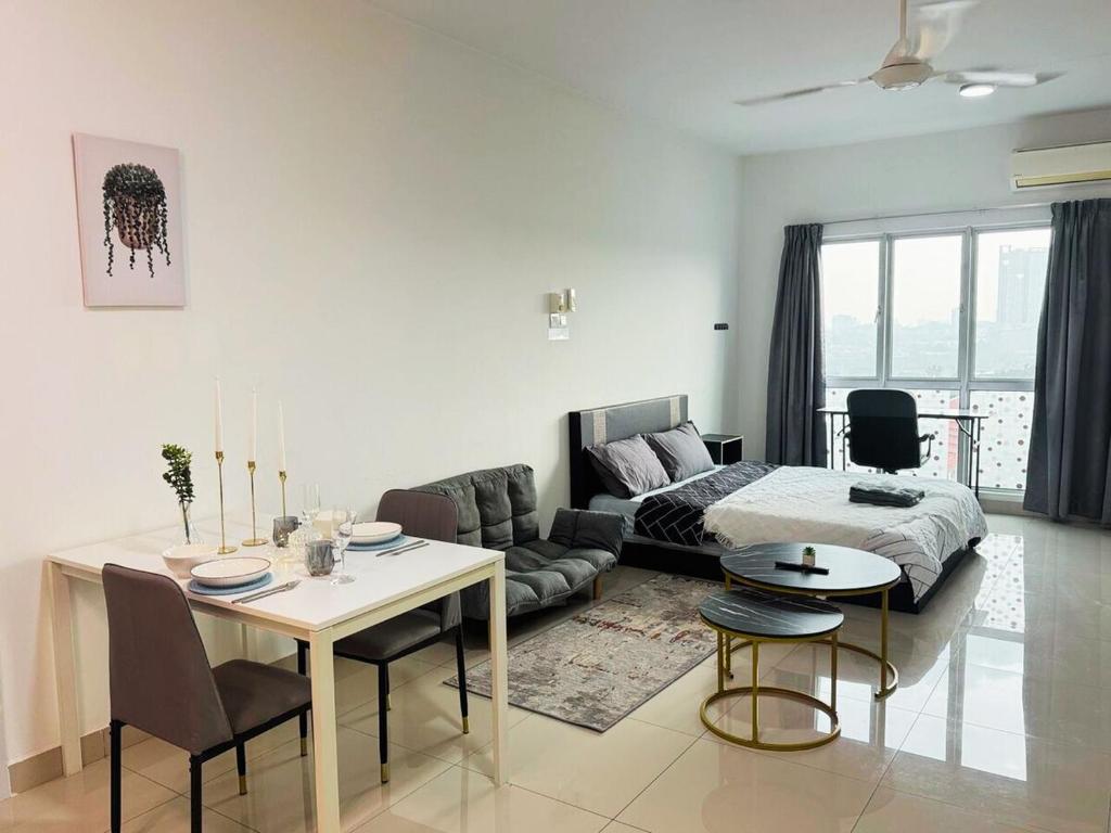 Galleria Grey Vibe Studio Wi-Fi Cozy, Seri Kembangan (precios ...