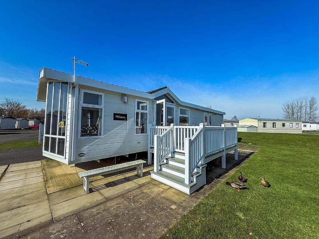 Stunning 6 Berth Caravan With Decking At Southview Holiday Park Ref ...
