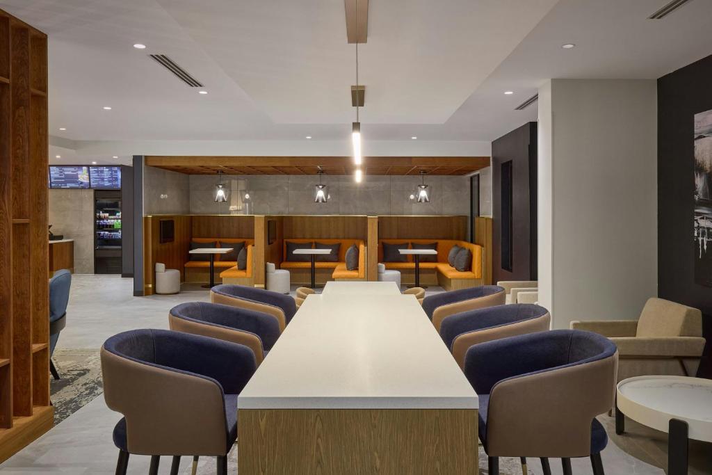 Courtyard by Marriott Denver Downtown Stadium Area, Denver (updated ...