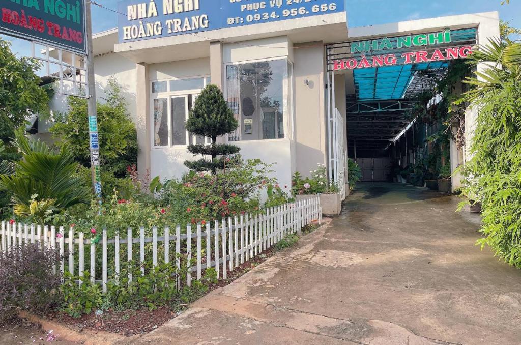 Nhà Nghỉ Hoàng Trang Hồ Ekao, Buôn Kao (updated prices 2025)