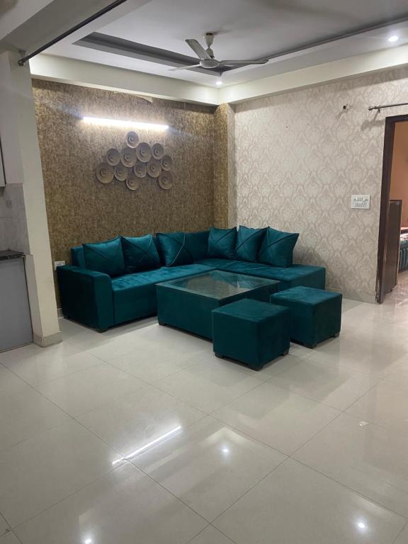 Cozy 2 BHK Flat in Apartment, Gurgaon (updated prices 2025)