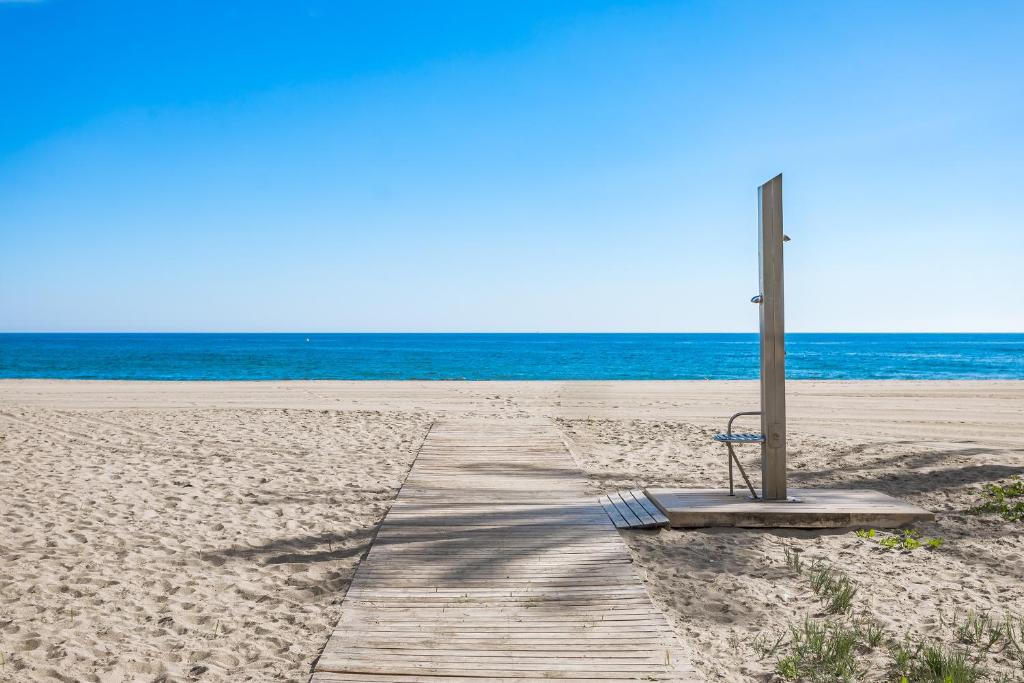 Front Line Beach Playa Rocio Puerto Banus, Marbella (updated prices 2025)