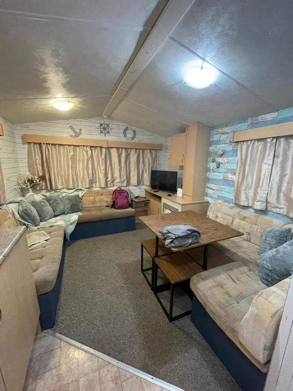 6 Berth Caravan At St Osyth Beach In Essex Ref 28045G, Clacton-on-Sea ...