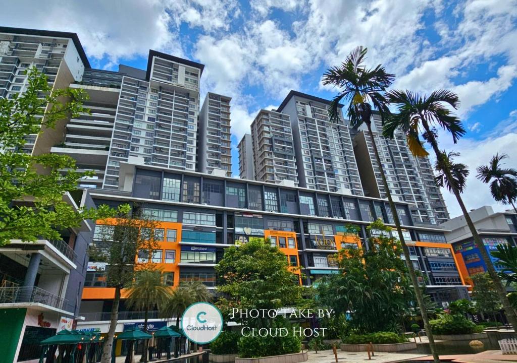 Family Apartment at Setia Walk Puchong, IOI Mall Puchong, LRT Station ...