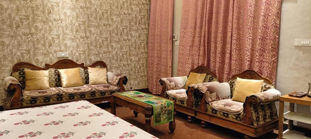 Ashiyana Parivaar, Mathura (updated prices 2025)