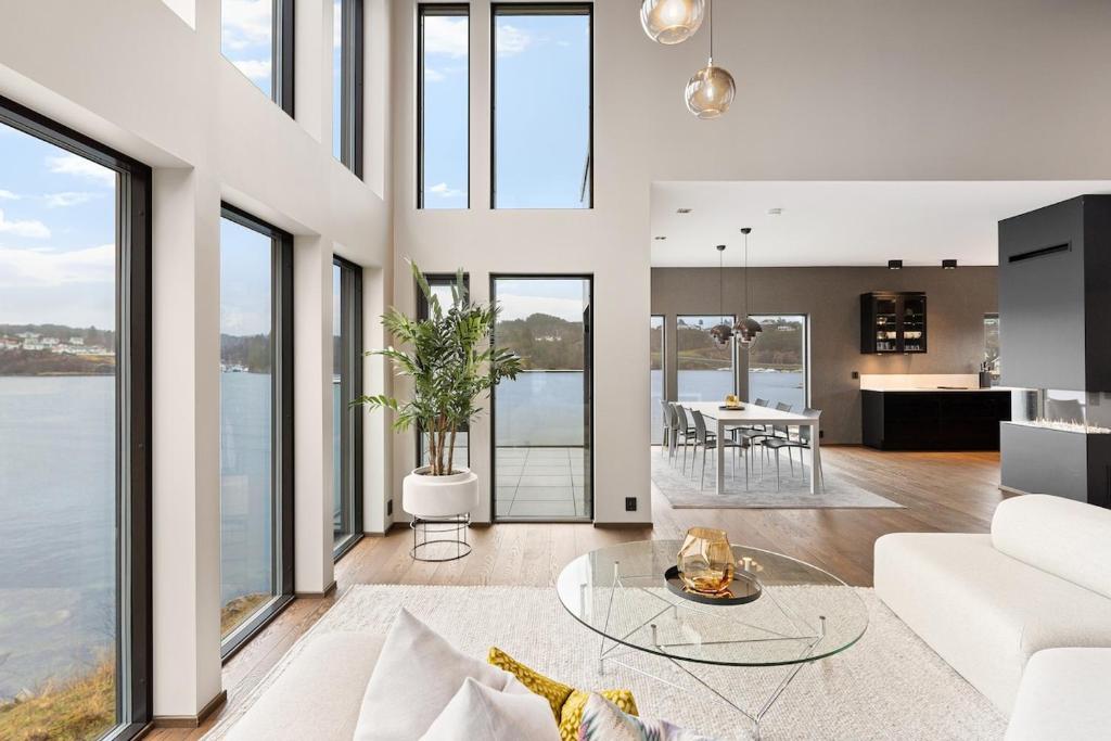 High-End Villa with Private rooftop and sea line, Bergen (updated ...