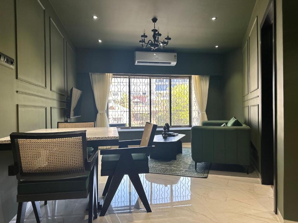 Plush Bandra West - Luxury 2BHK Apartment & Study, Mumbai (updated ...