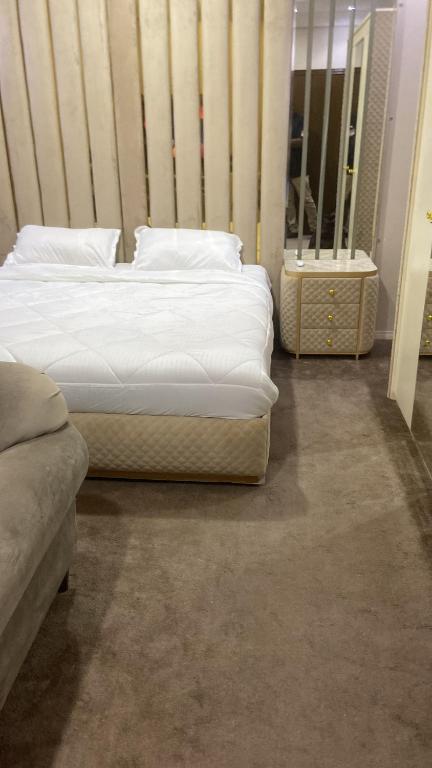 Room, Riyadh (updated prices 2025)