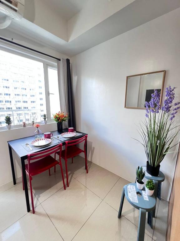 Unistay SHELL Residences Amazing Pool view near MOA, Manila (updated ...