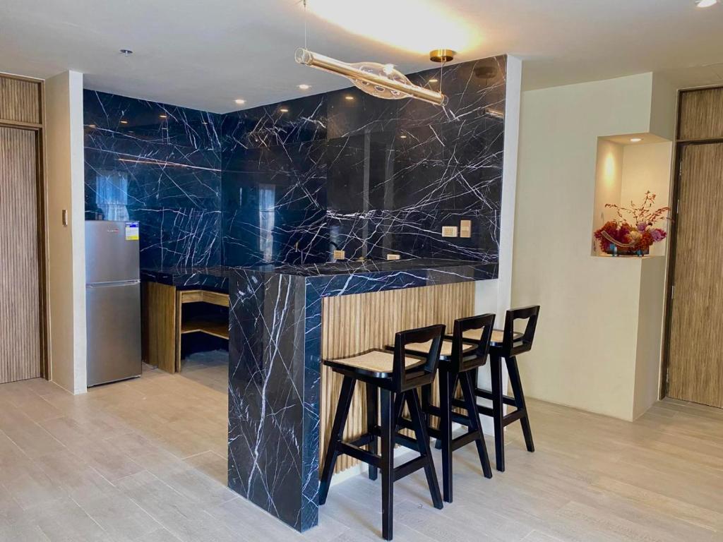 Elijah Hotel, Dasmariñas (updated prices 2025)