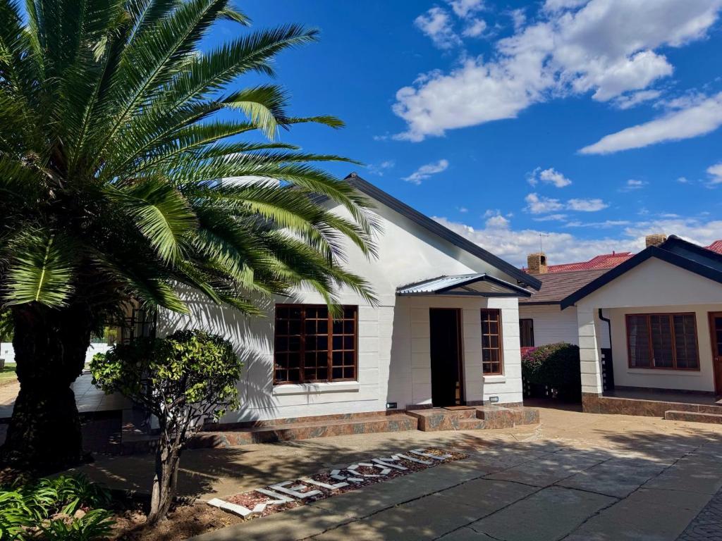 Pyramid Guest Lodge, Welkom (updated prices 2026)