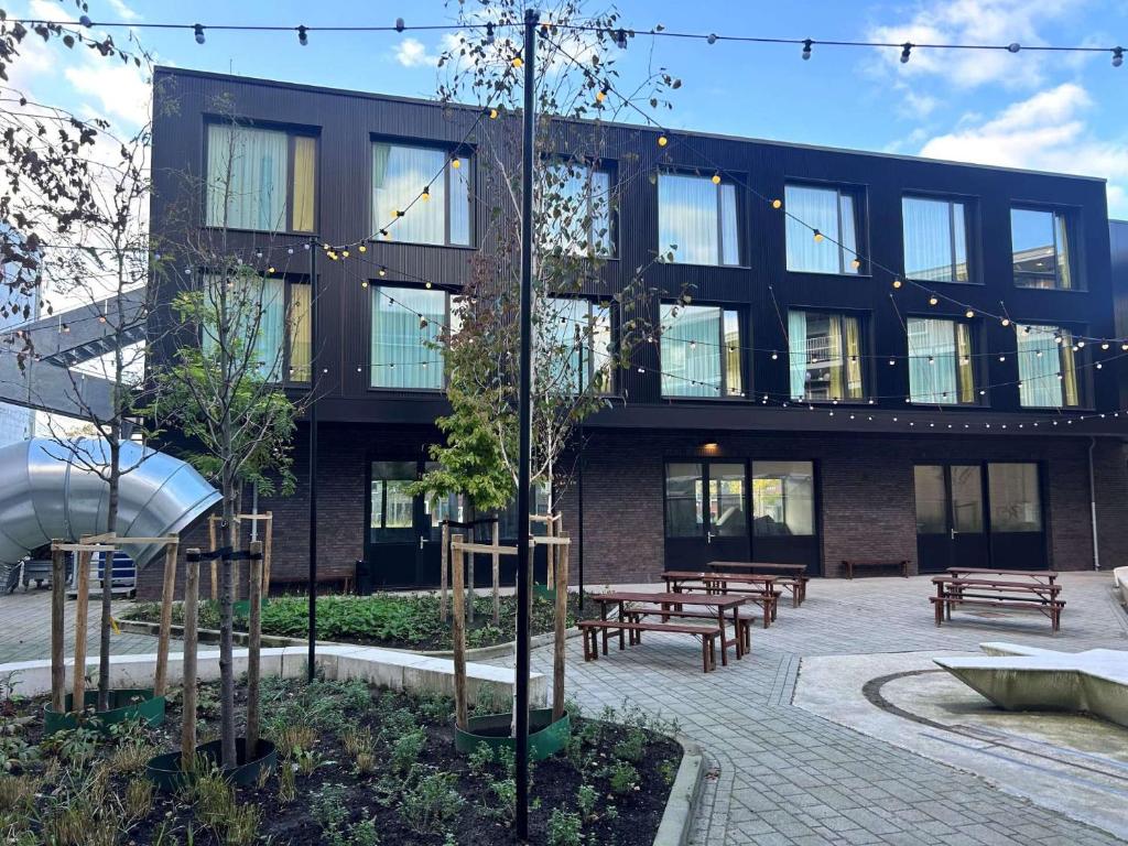 Moloko, sleep and shower hotel in city center, Digital key by SMS ...