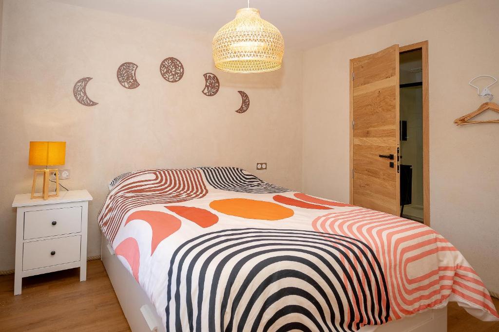 Kali-Milo, Saint-Romain-de-Jalionas (aktualisierte Preise für 2025)