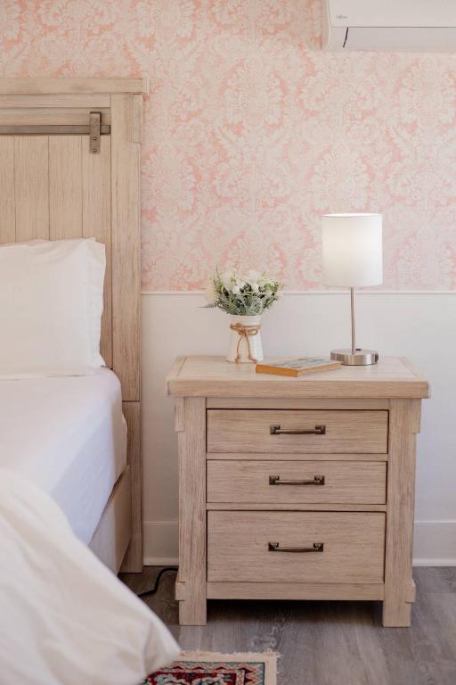 Blue Bear inn, Francestown (updated prices 2026)