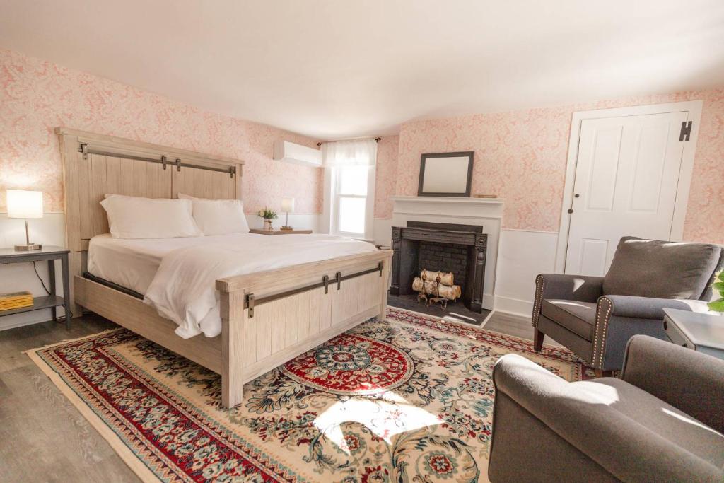 Blue Bear inn, Francestown (updated prices 2025)