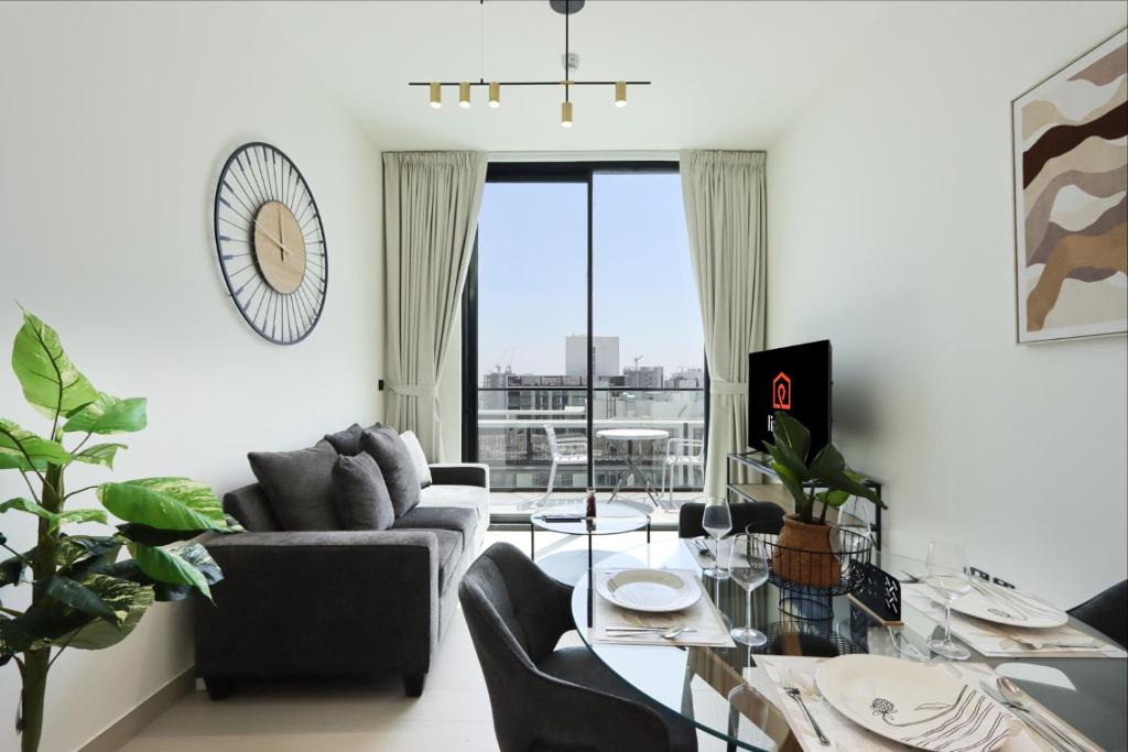 Livbnb-Urban Getaway 1BHK with JVC Skyline View, Dubai (updated prices ...