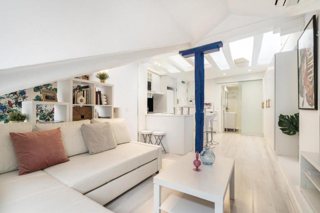 GuestReady - cozy studio in Madrid center, Madrid (updated prices 2025)