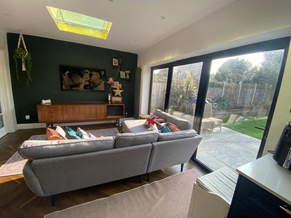 Family Home 25 minutes to London, Kenley (updated prices 2026)