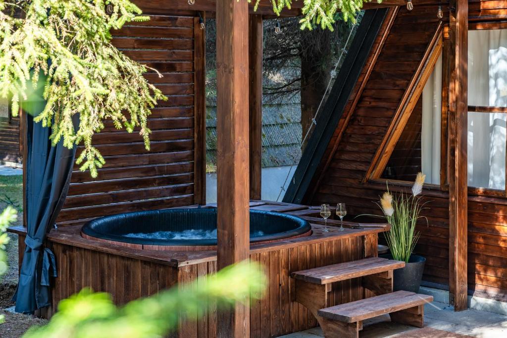 Leśna Sielanka domek z jacuzzi w lesie pod Górą Szczebel RELAX I SPORT ...