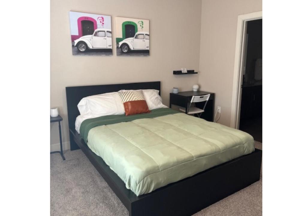 PRIVATE ROOM near The Pearl, Fast Wi-Fi, Pet Friendly, Pool, San ...