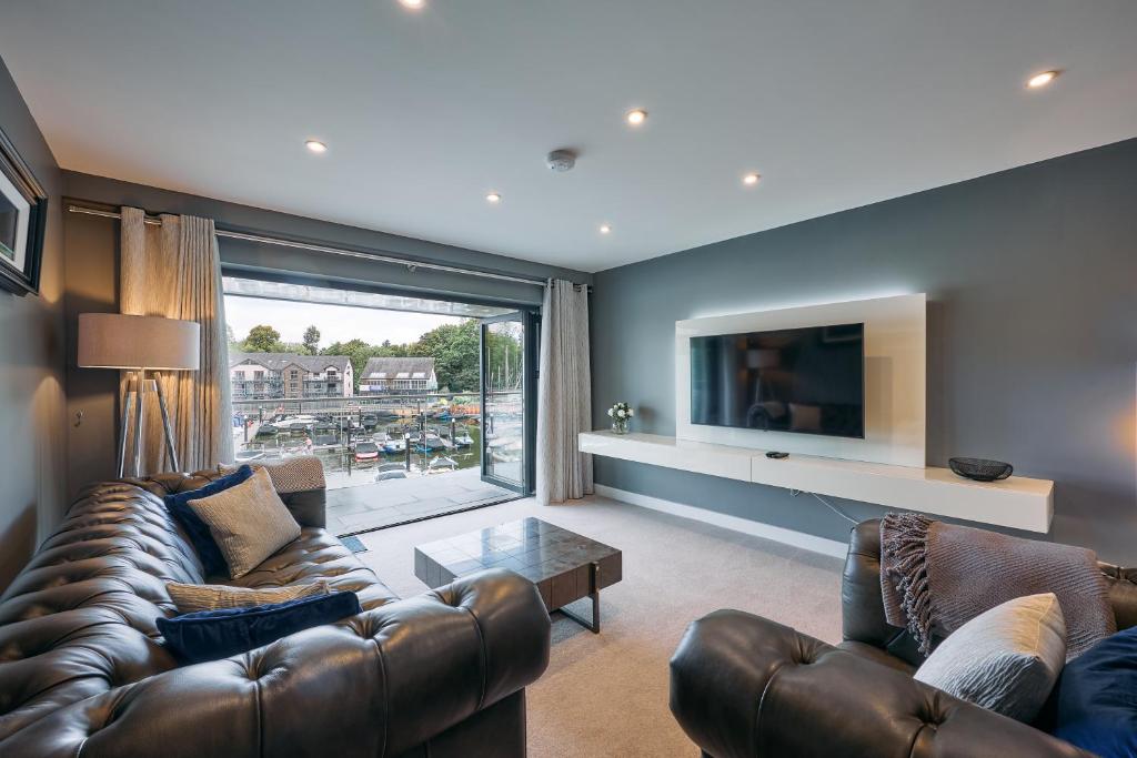 2 Bedroom Marina View Apartment At Windermere Marina Village, Bowness ...