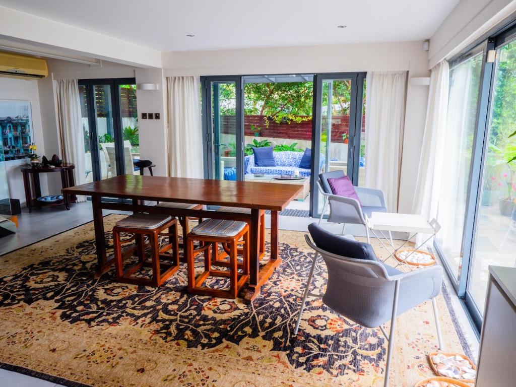 3 Storey Villa, 300 Steps from the beach!, Hong Kong (updated prices 2025)