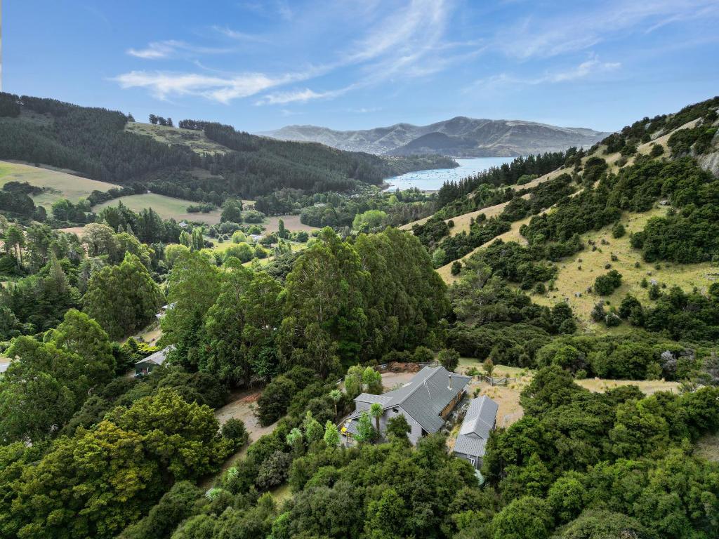 Karearea Cottage - Rural Retreat Purau, Purau (updated prices 2026)