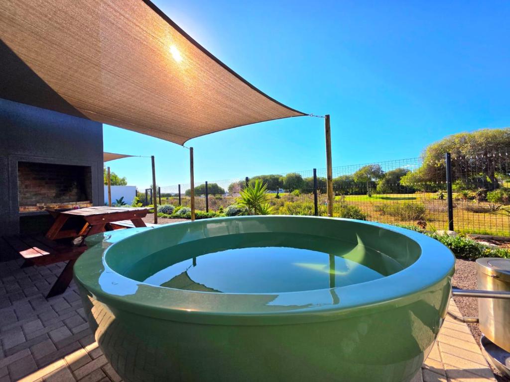 Leisure on Sleigh Langebaan - Direct golf course access & HOT TUB ...