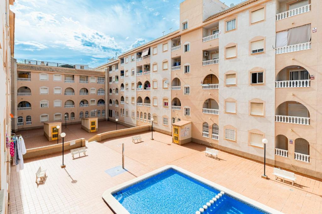 San Pascual 235A, Torrevieja (updated prices 2025)