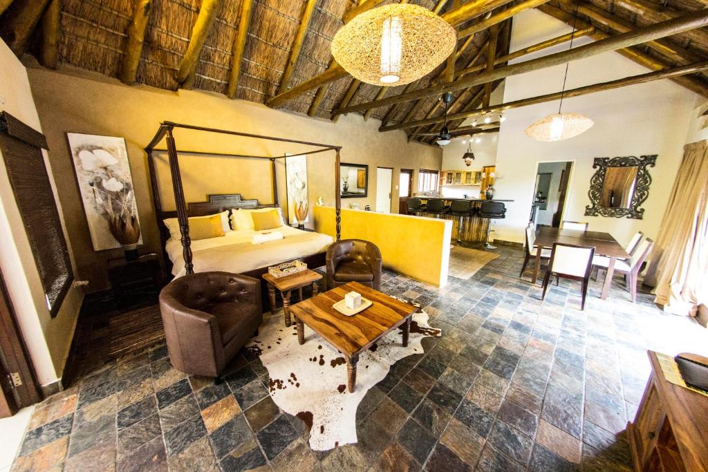 Fish Eagle Manor, East London (updated prices 2025)