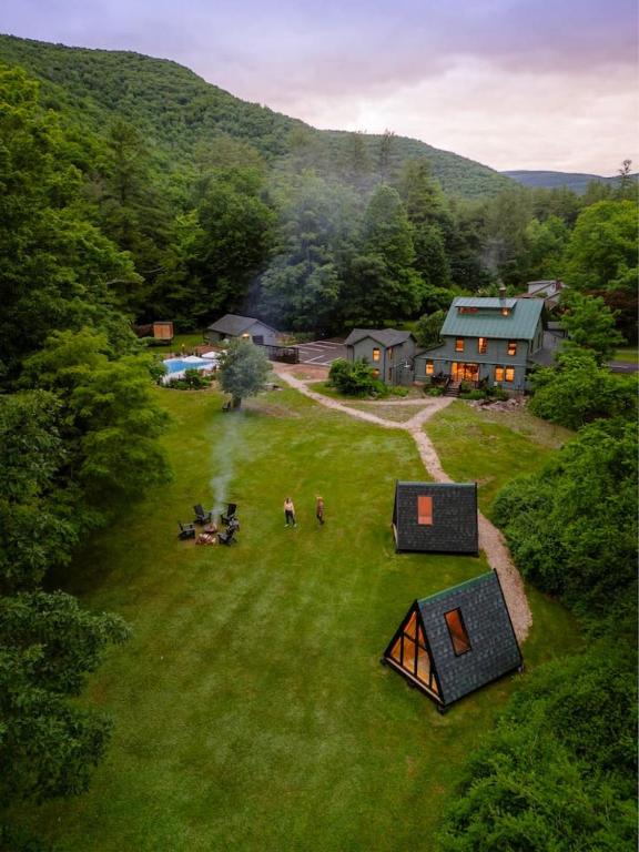 The Bend Micro Resort, Phoenicia (updated prices 2026)